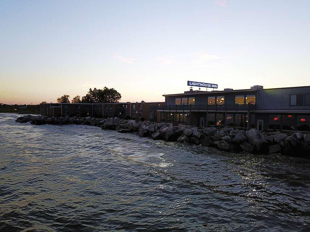 Lighthouse Inn Hotel | Two Rivers Wisconsin